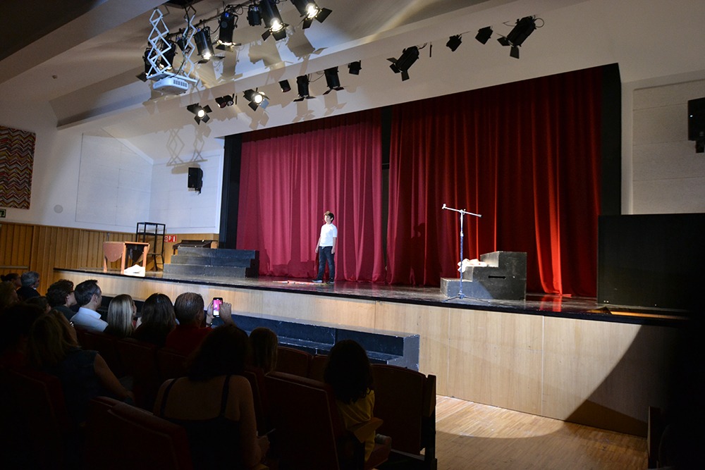 Spectacle De Fin Dannée Des Cm2 4 Lycée Français De Barcelone