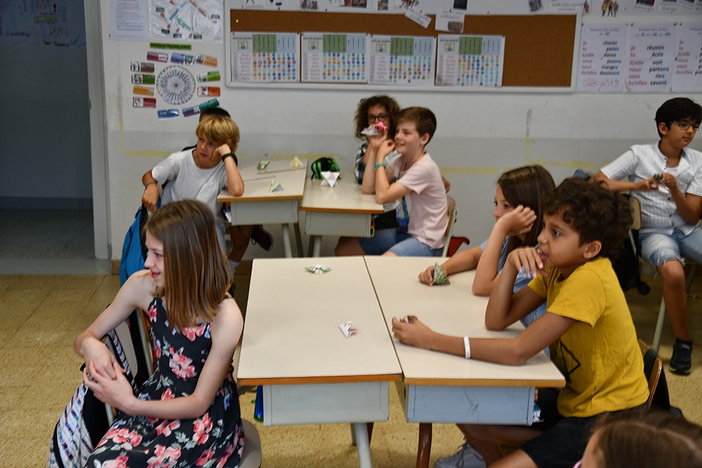 Une Maman Japonaise Visite Les Cm2 2 Lycée Français De Barcelone
