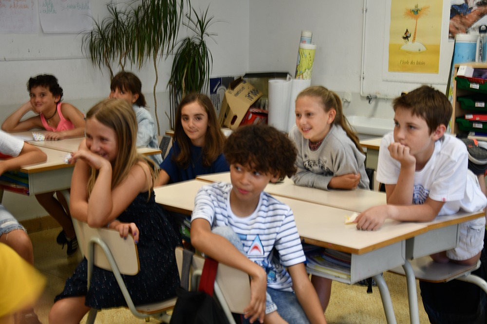 Une Maman Japonaise Visite Les Cm2 2 Lycée Français De Barcelone