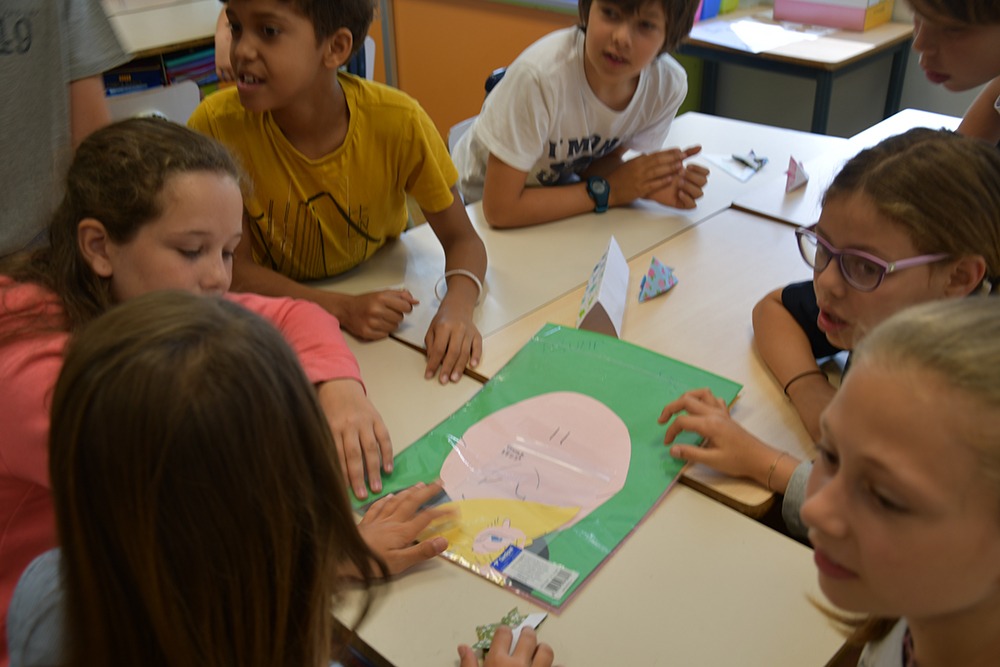 Une Maman Japonaise Visite Les Cm2 2 Lycée Français De Barcelone