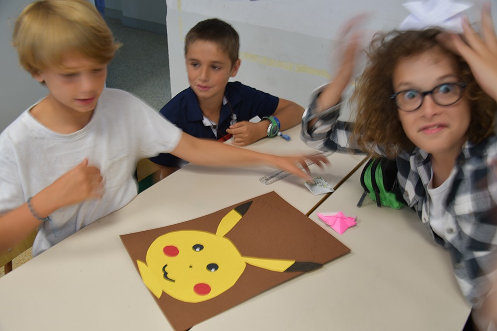 Une Maman Japonaise Visite Les Cm2 2 Lycée Français De Barcelone